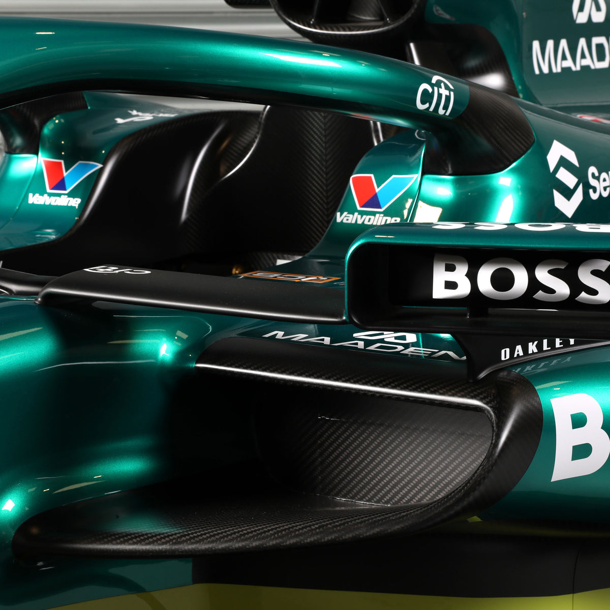 Aston Martin F1® Team Show Car AMR25 | F1 Authentics