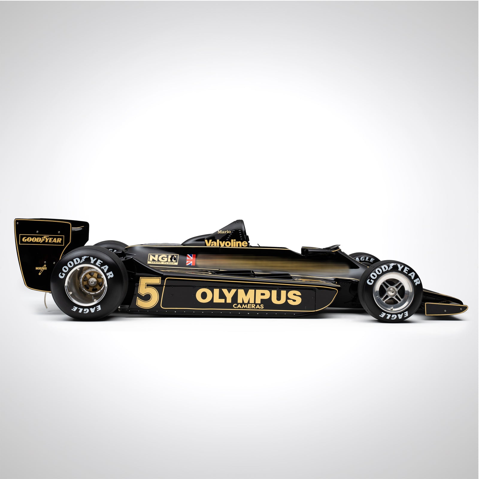 1:8 Scale Model F1® Cars | Formula 1® Scale Model Cars | F1 Authentics