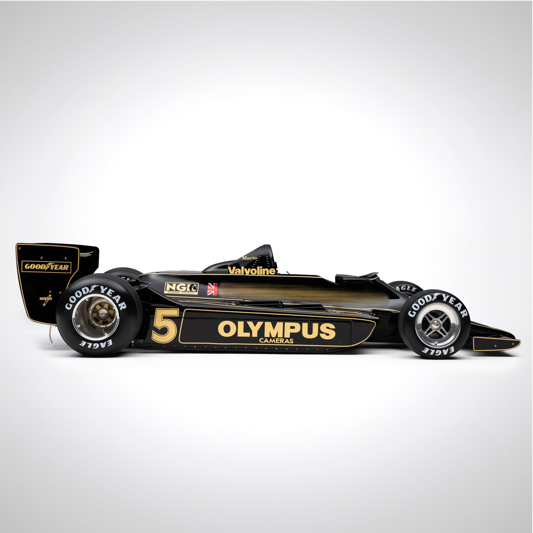 1:8 Scale Model F1® Cars | Formula 1® Scale Model Cars | F1 Authentics